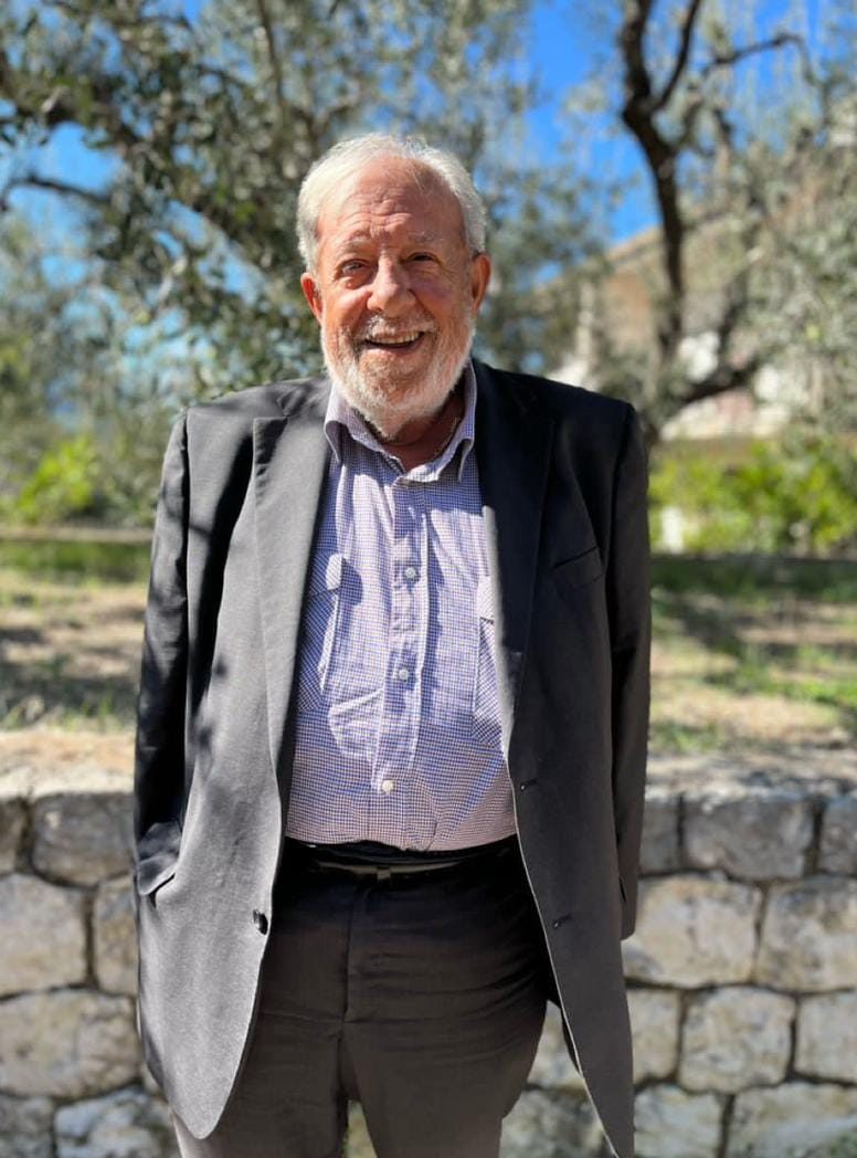 Grande partecipazione e commozione ai funerali di Don Simone Di Vito ...